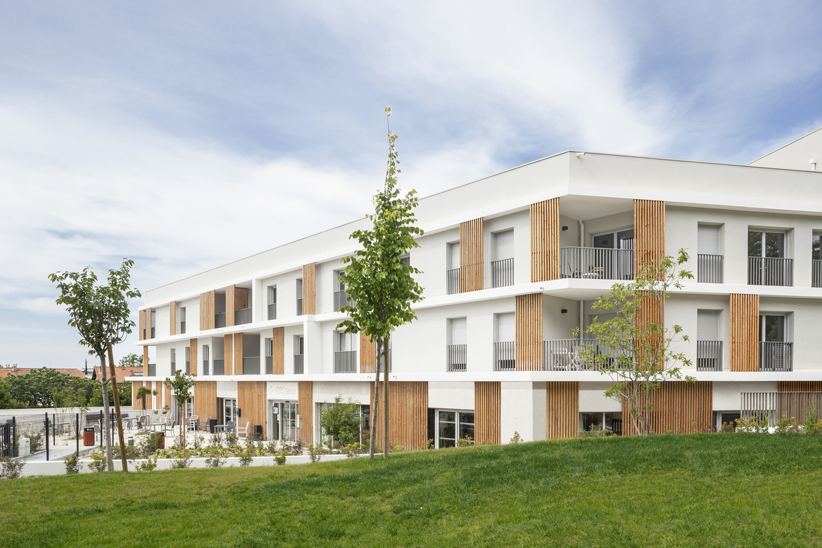 Résidence Service Seniors — Carta - Reichen et Robert Associates